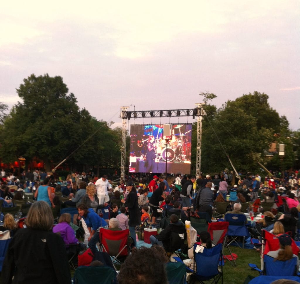 Explore Local Restaurants And Eat Like A Tourist In Your Home Town